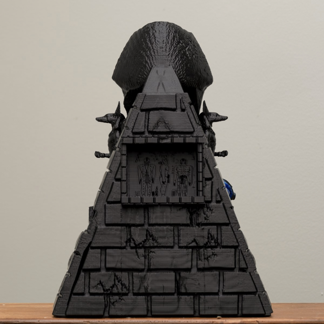 STL file Apocalypse Throne・3D printer design to download・Cults
