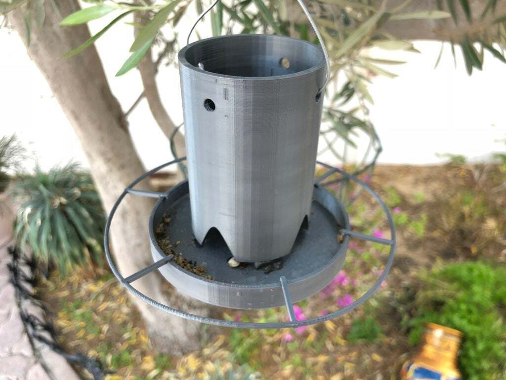 Free STL file Multi Sized Bird Feeder w/ Hanging holes・3D printer model ...
