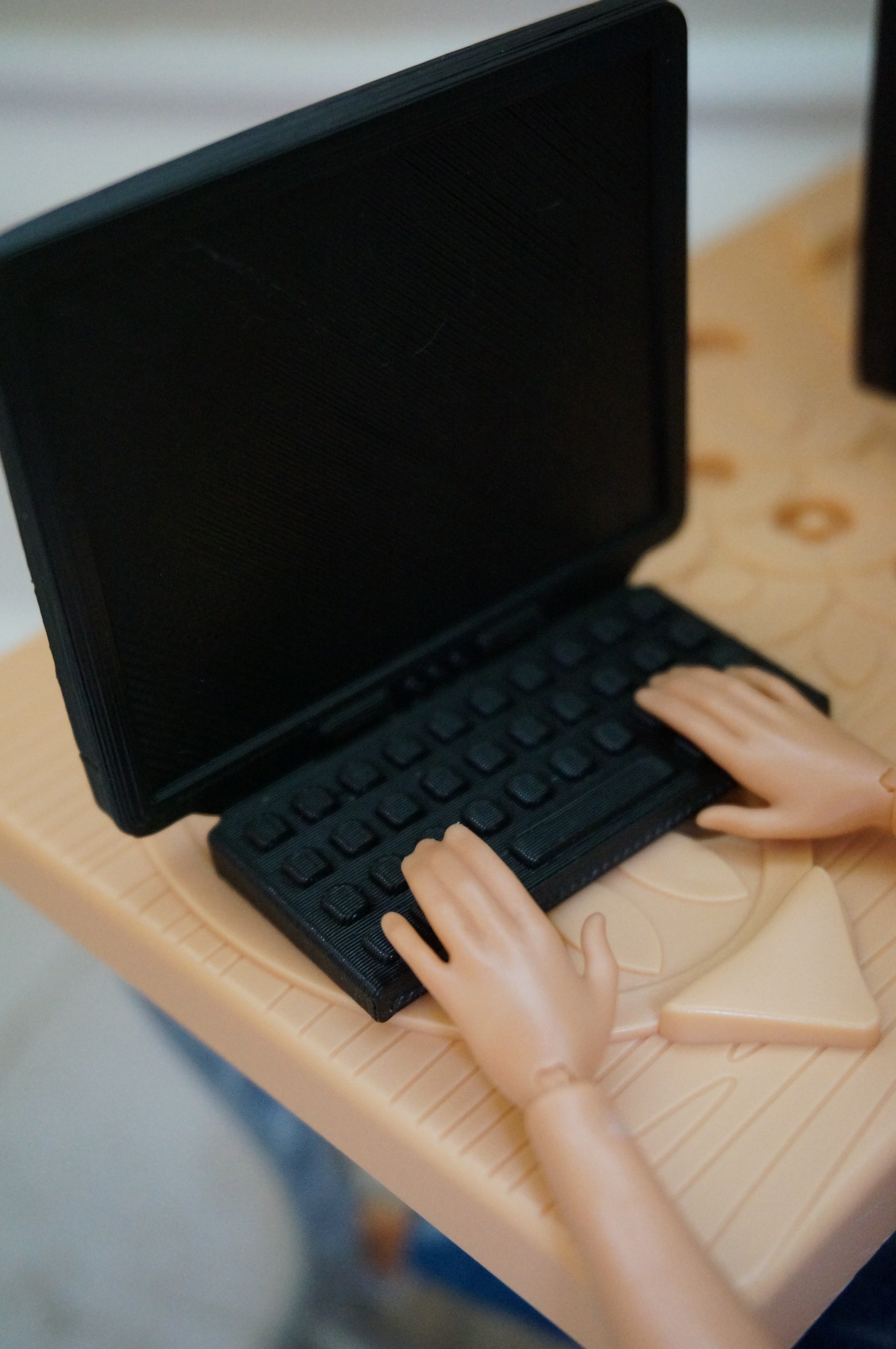 Descargar archivo STL Muñeca Computadora de escritorio • Plan ...