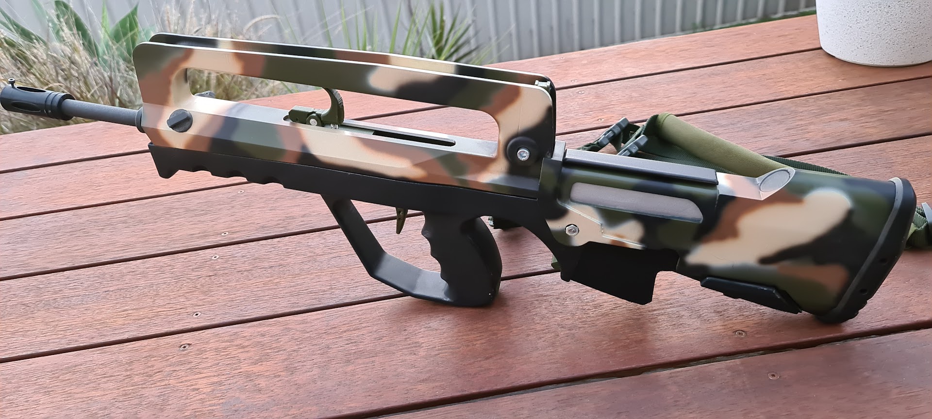 Free 3D file FAMAS G2 Gel Blaster・3D printable model to download・Cults