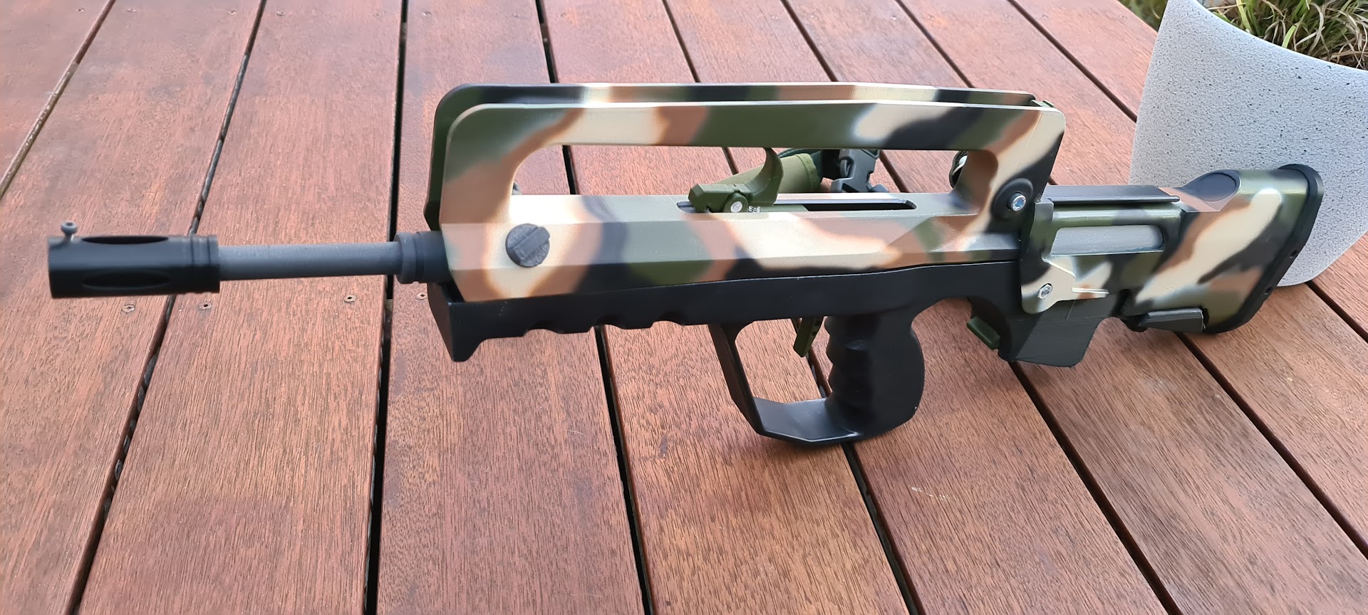 Free 3D file FAMAS G2 Gel Blaster・3D printable model to download・Cults