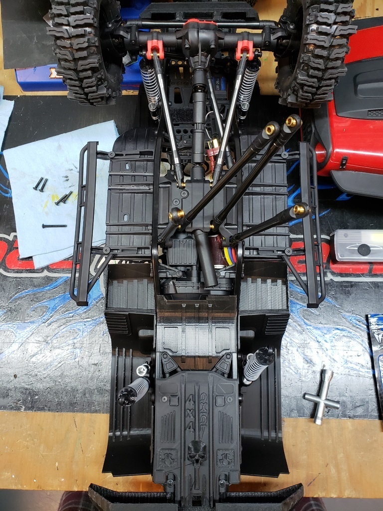 Free 3D file Axial SCX10 Rear Chassis Rail cover 🚁・3D printer design to ...