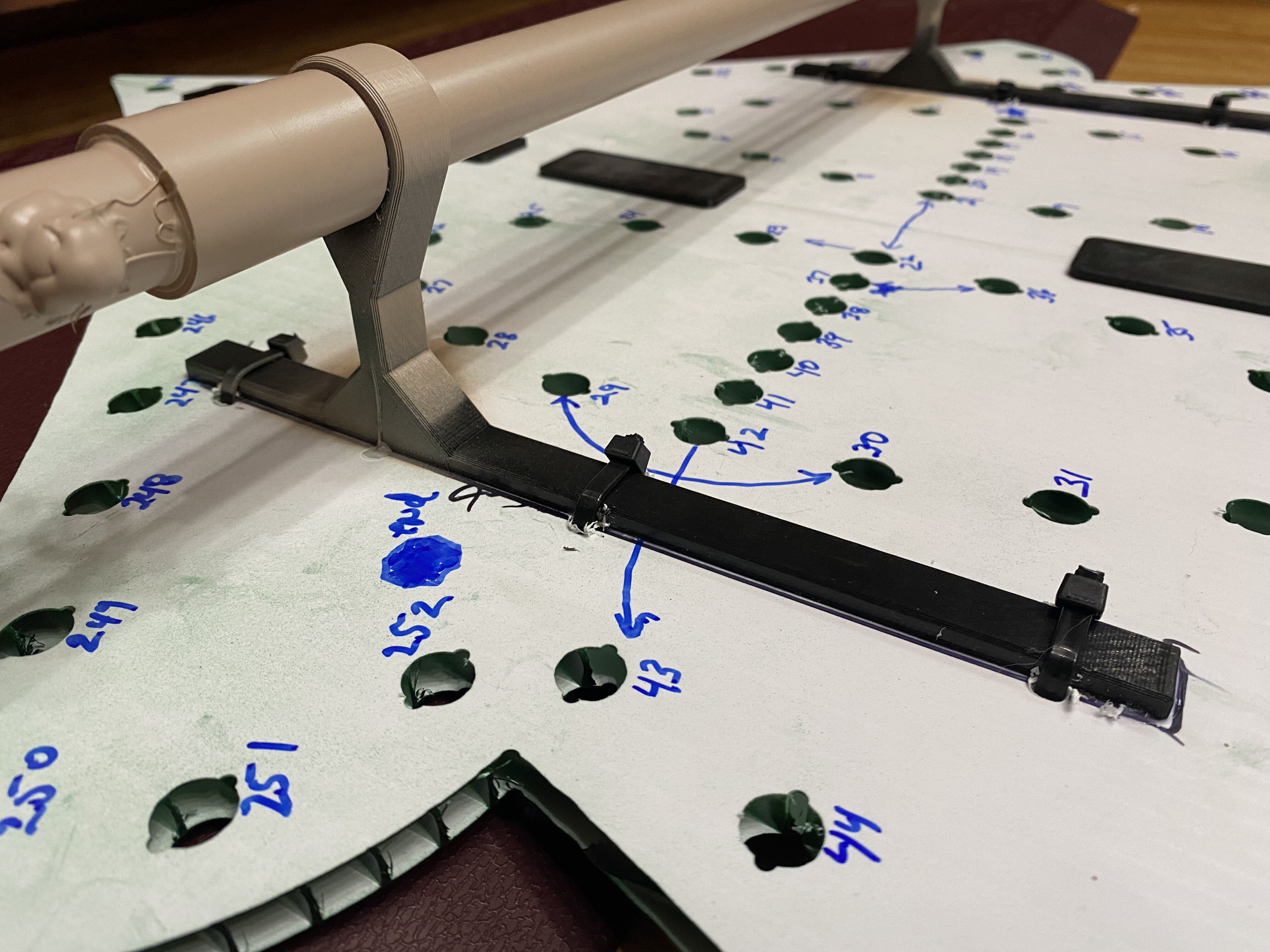 STL file 1/2 inch PVC prop mounts・Model to download and 3D print・Cults