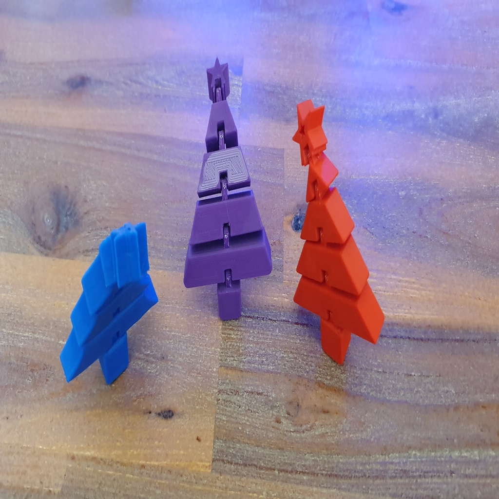 Free 3D file Flexi Christmas Tree 🎄・3D printable object to download・Cults