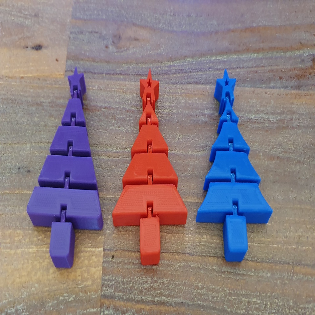 Free 3D file Flexi Christmas Tree 🎄・3D printable object to download・Cults