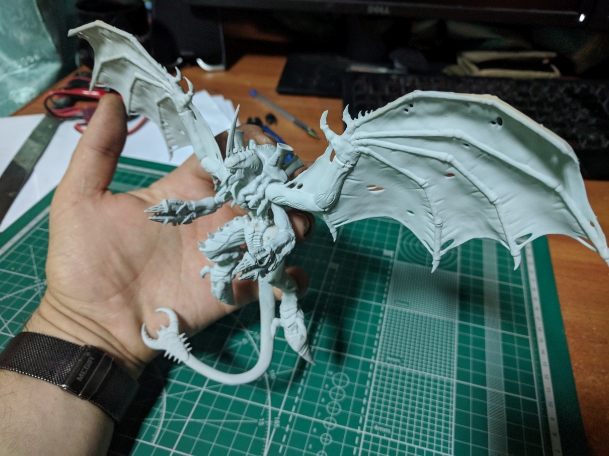 3D printed Swarmlord and Hive Tyrant • made with Anycubic Photon・Cults