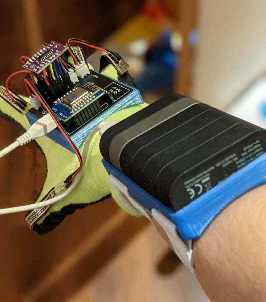 STL file motioncontroller Glove・Model to download and 3D print・Cults