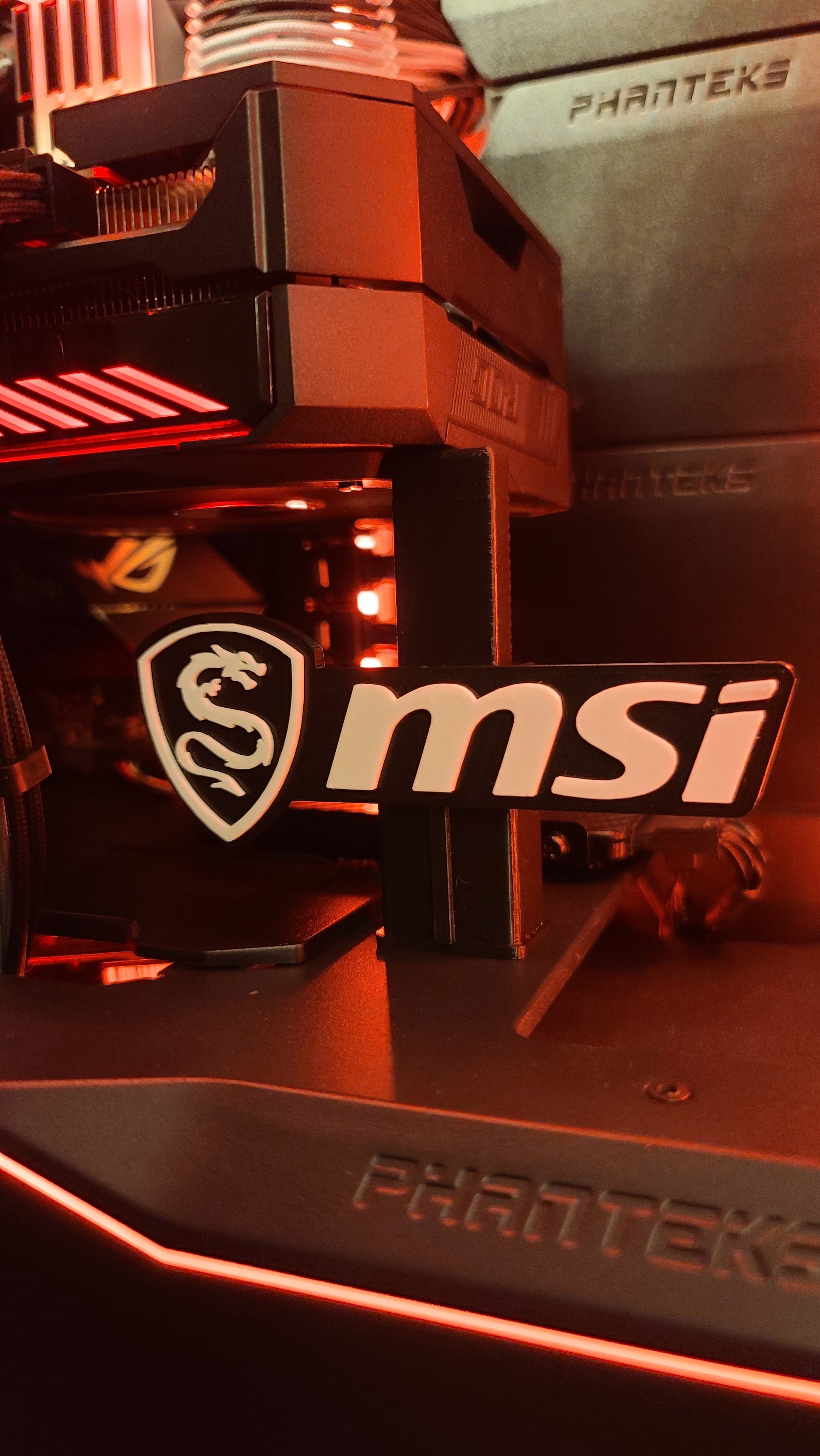 STL-Datei Anti-Sag GPU Support Riser with Custom 3D Printed Badges ...