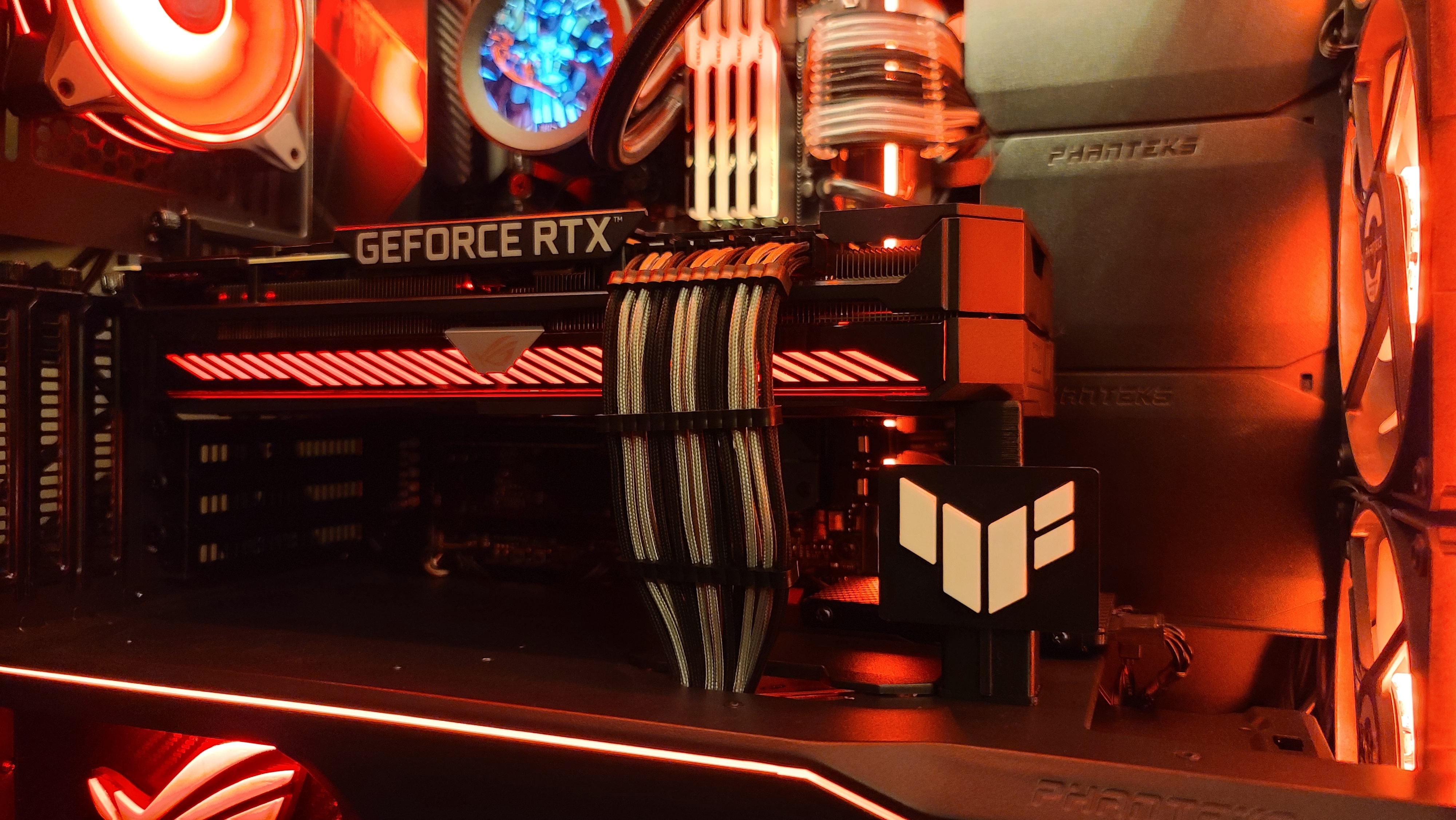 Файл STL Anti-Sag GPU Support Riser with Custom 3D Printed Badges ...