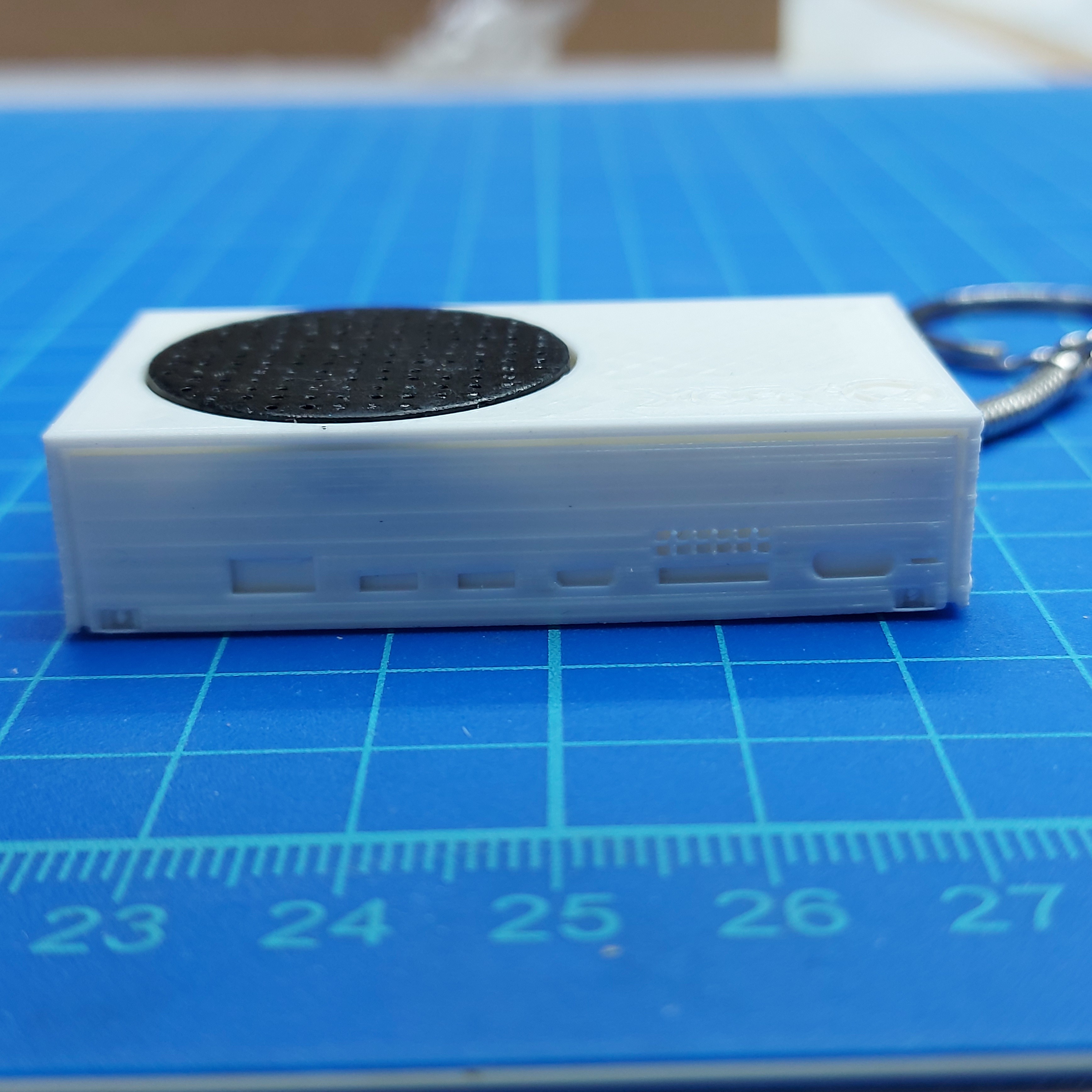 STL file XBox Series S style Keychain・3D printer design to download・Cults