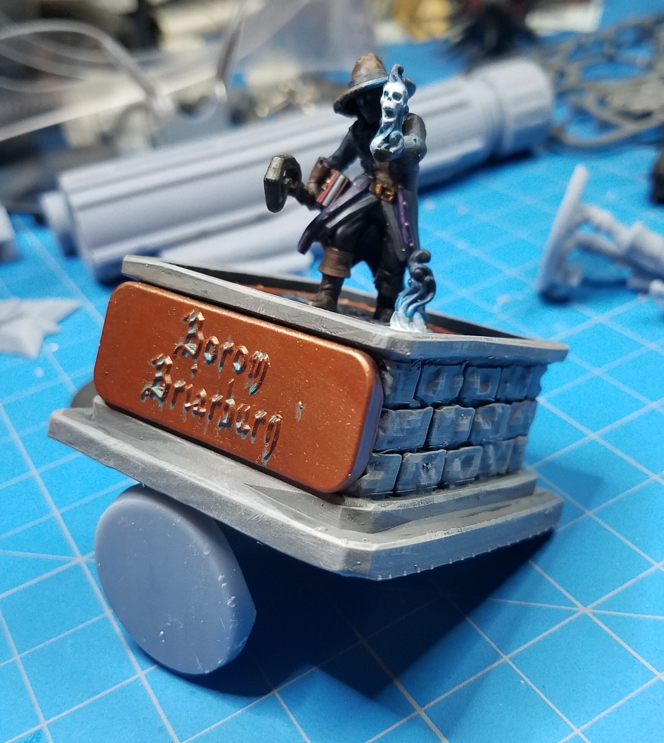 Free STL file 28mm mini plinth remix; featuring name plates 🎲・3D ...