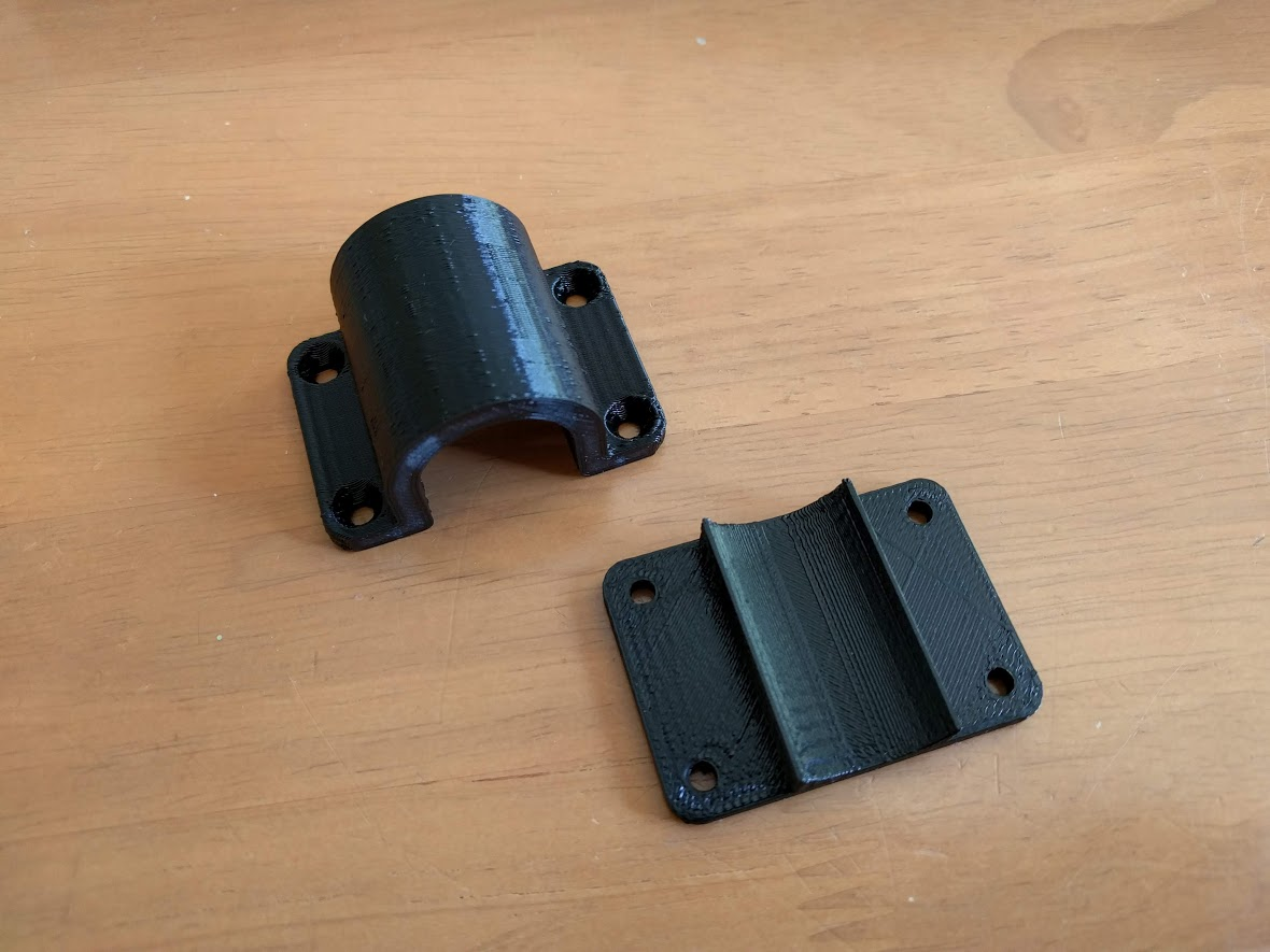 Free STL file Pipe Saddle Clamp (21.5mm or similar)・Model to download ...