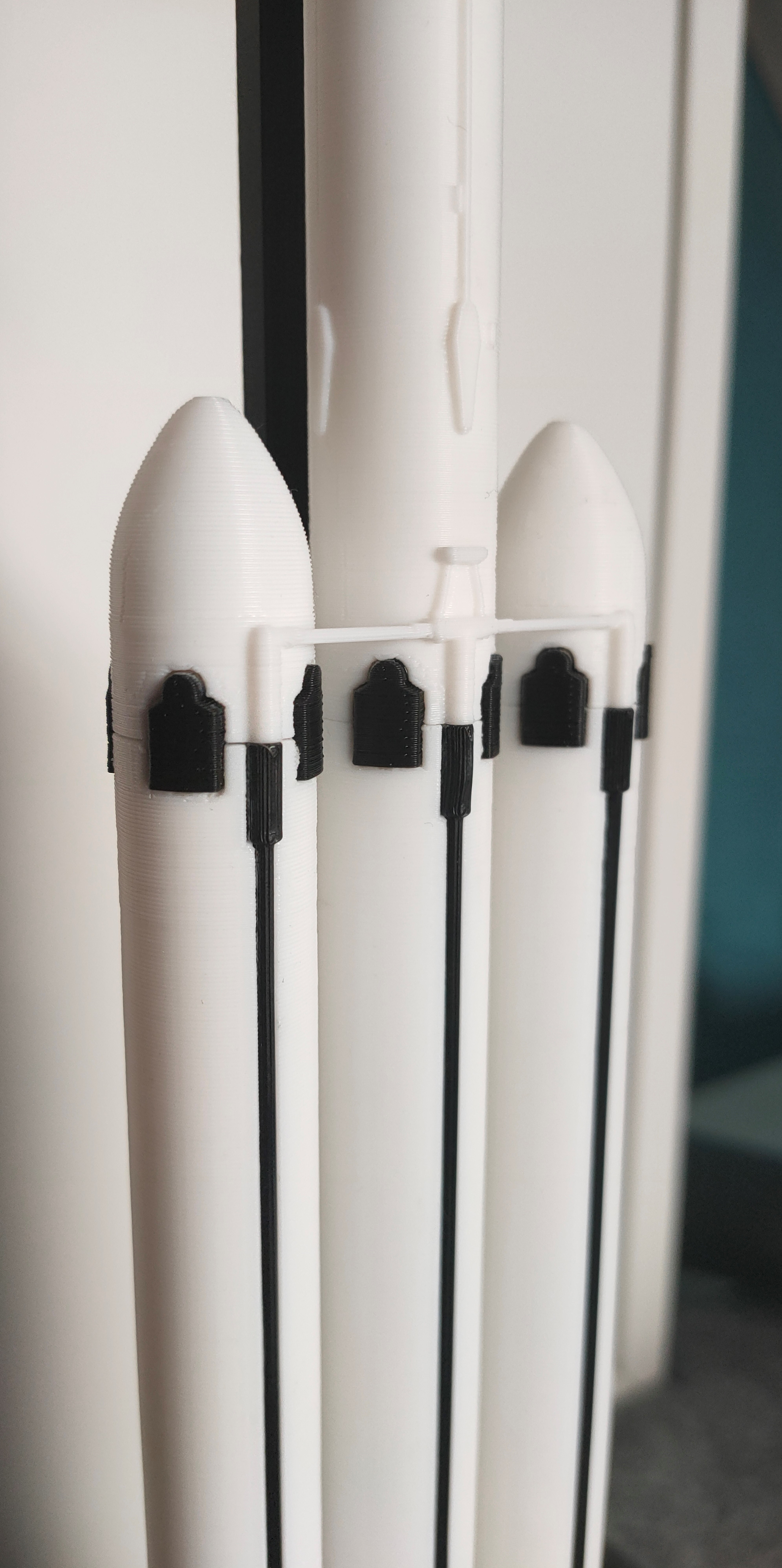 Free STL file Falcon Heavy Scale 1:200 ( Multi parts) 🚀・Model to ...