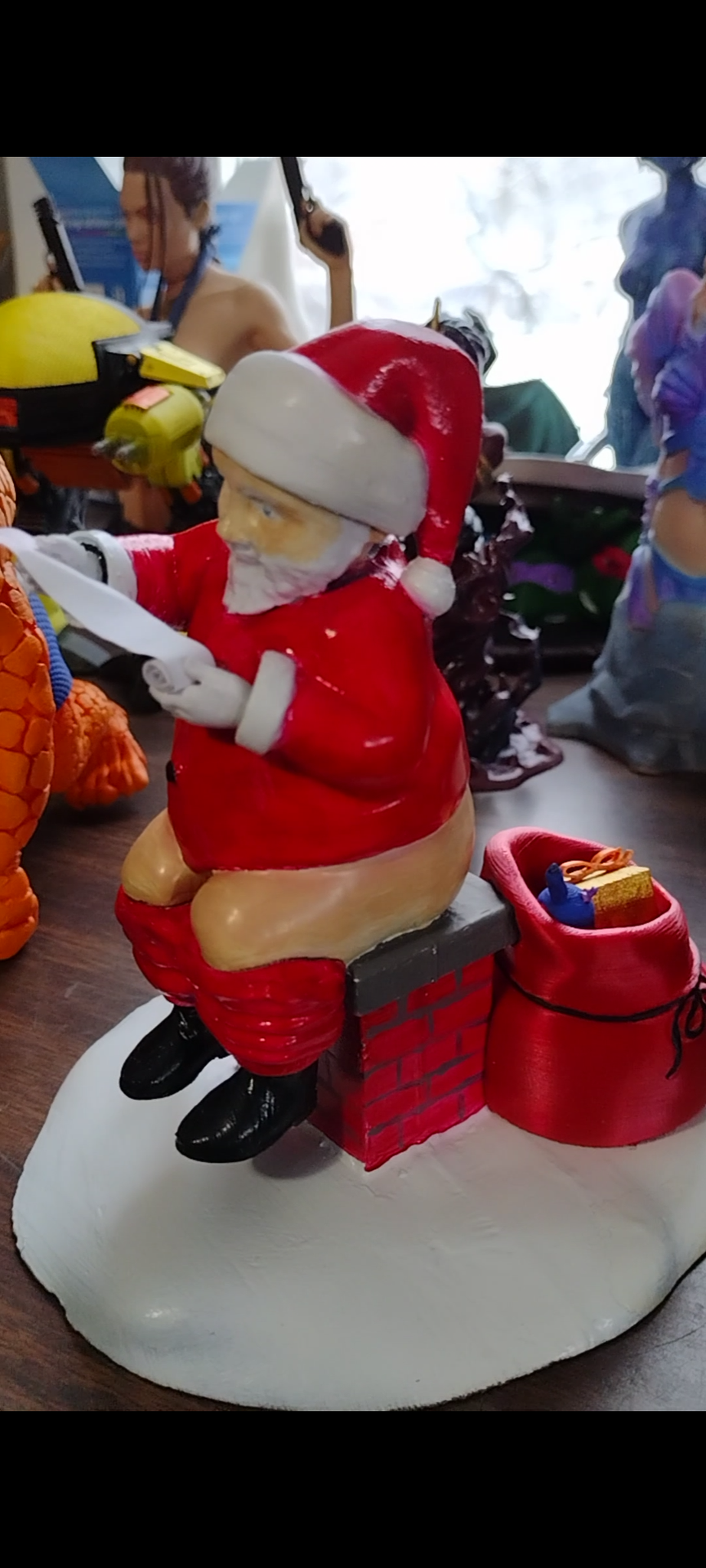 3D file Pooping Santa・3D print object to download・Cults