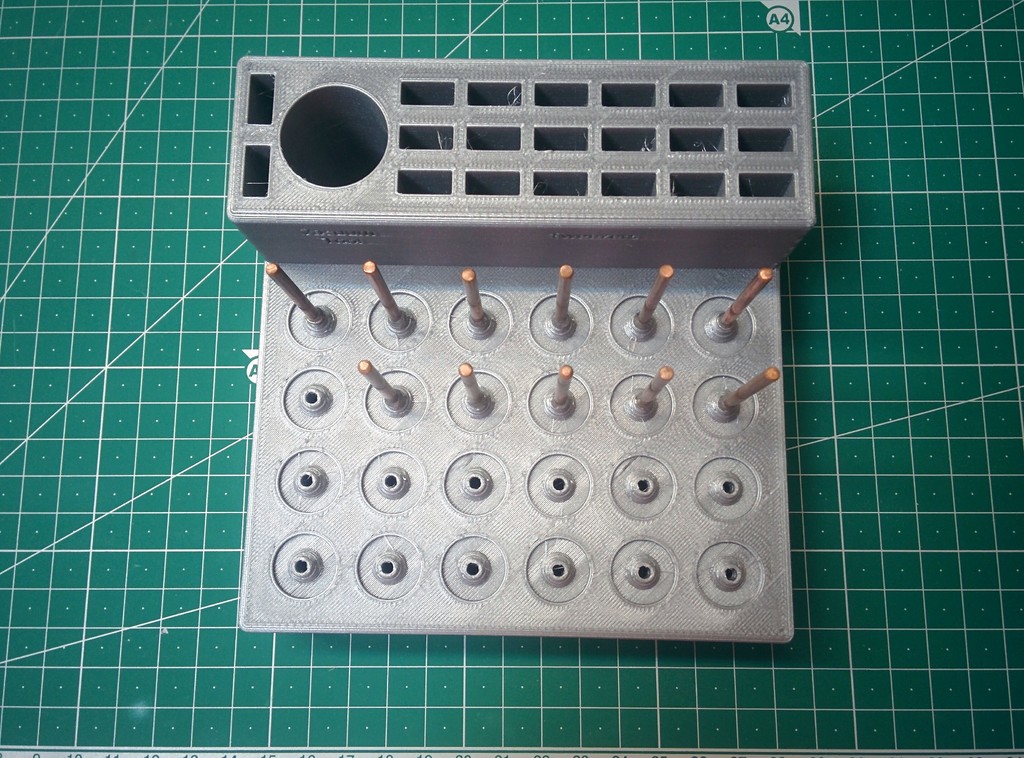 Free 3D file ERSA Tip & Tweezers Holder Stand w/Tools Slot for I-TOOL ...