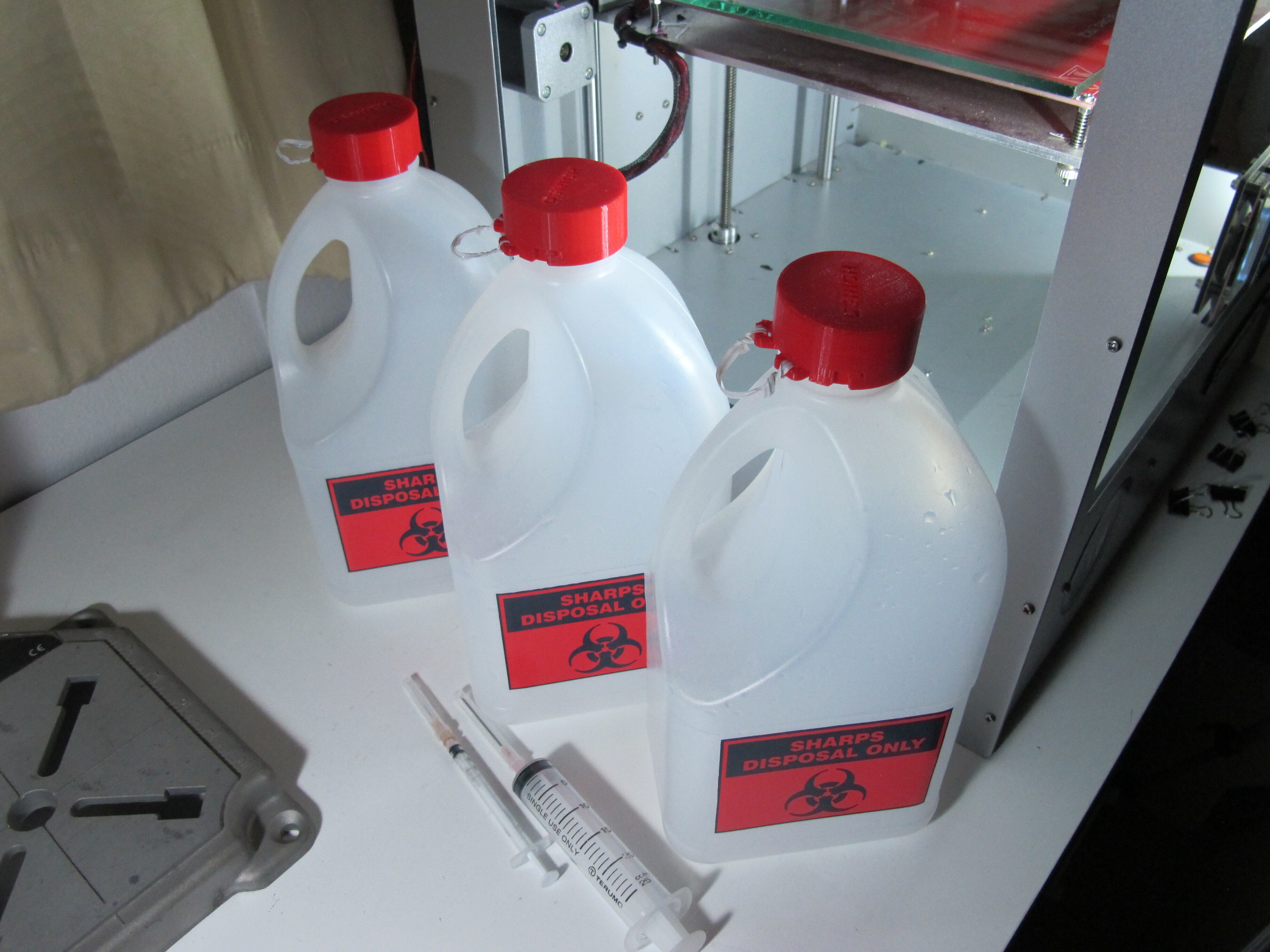 Free STL file Needle Disposal System 🪡・3D printing idea to download・Cults