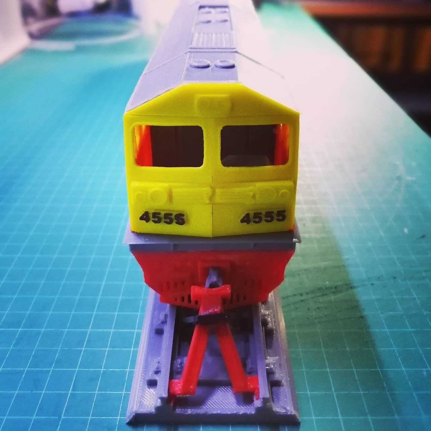 Free STL file O-Scale General Electric GEA Locomotive (State Railway of ...