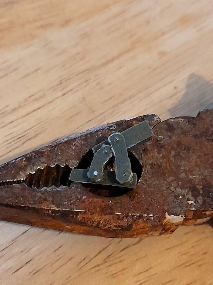 Free STL file 1/10 scale hood hinge for rc crawler 👽・Template to ...