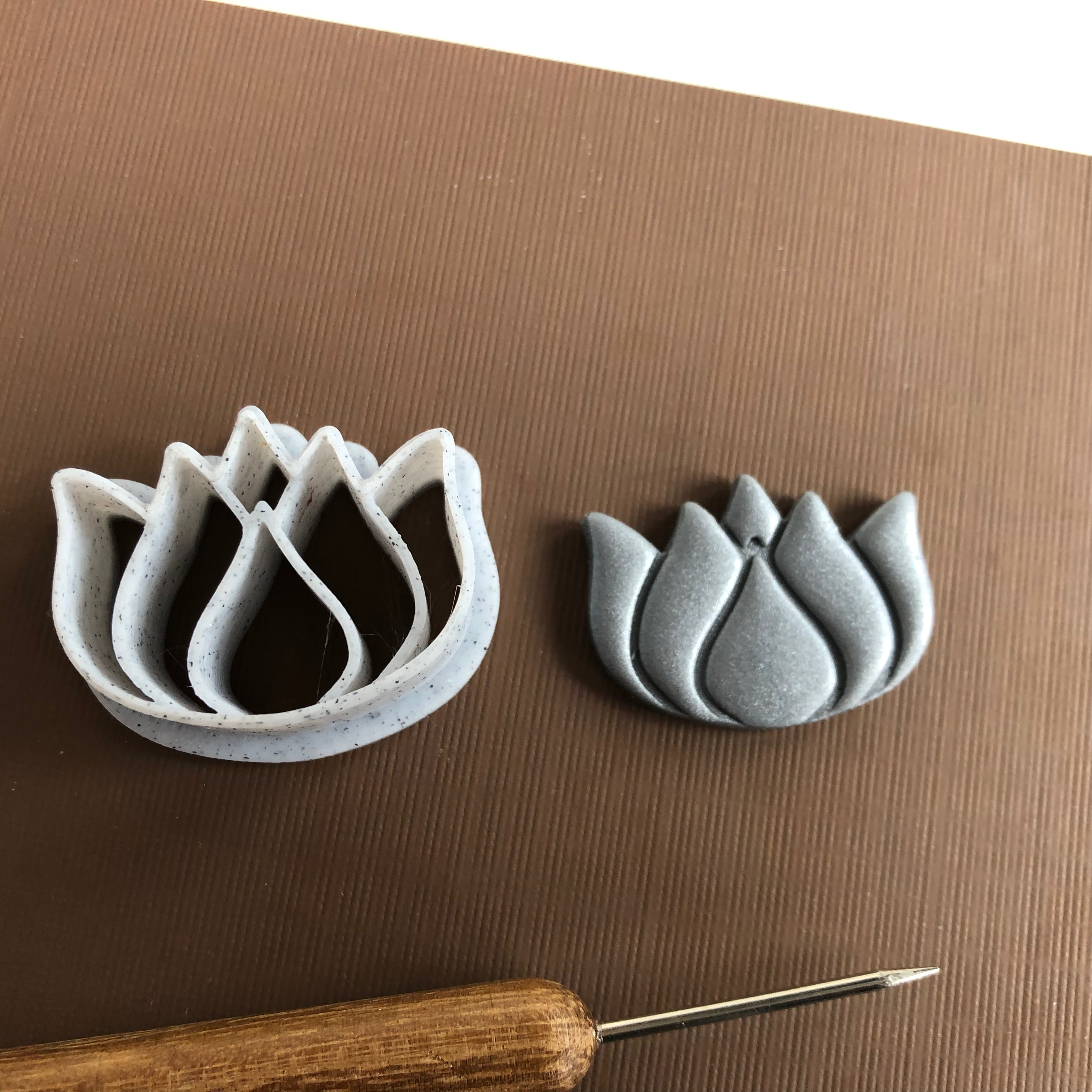 STL file Lotus no. 1 combined stamp/cutter set・Model to download and 3D ...