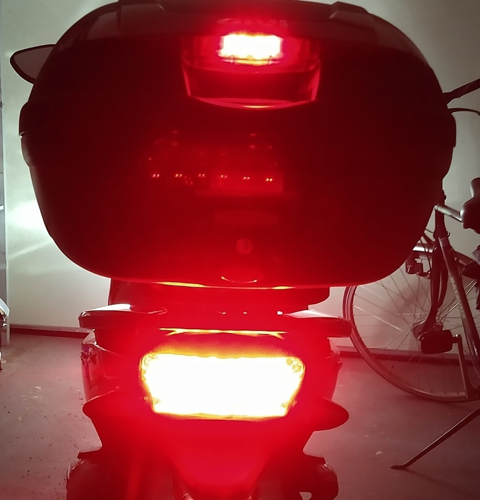 Free STL file GIVI topbox brake and turn light / alarm・3D printing ...