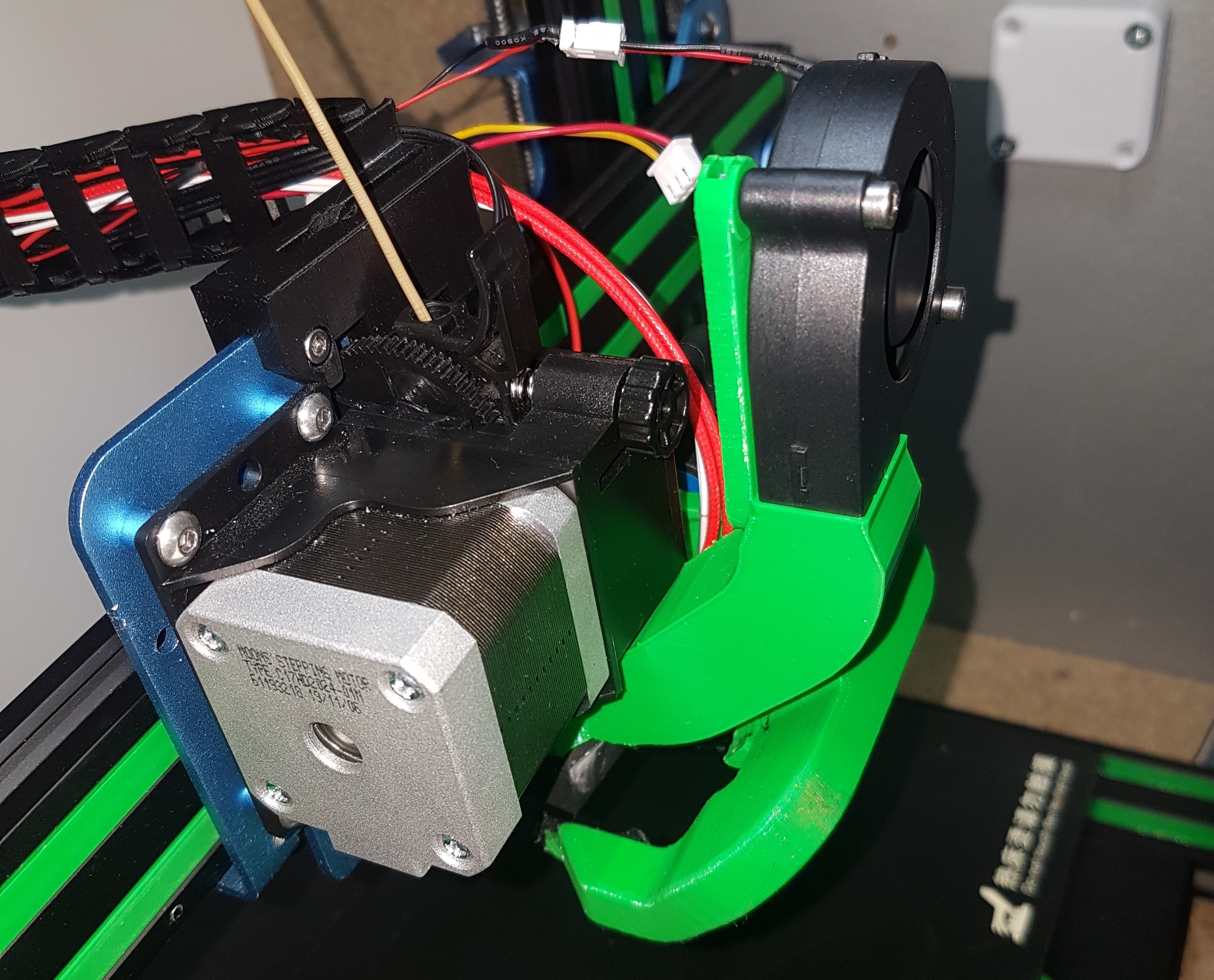 STL file SOVOL SV01 new 5015 radial fan holder for hotend・Model to download and 3D print・Cults