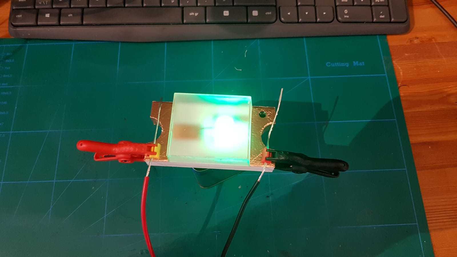 STL file Huge 1206 led diode 🎨・3D print design to download・Cults