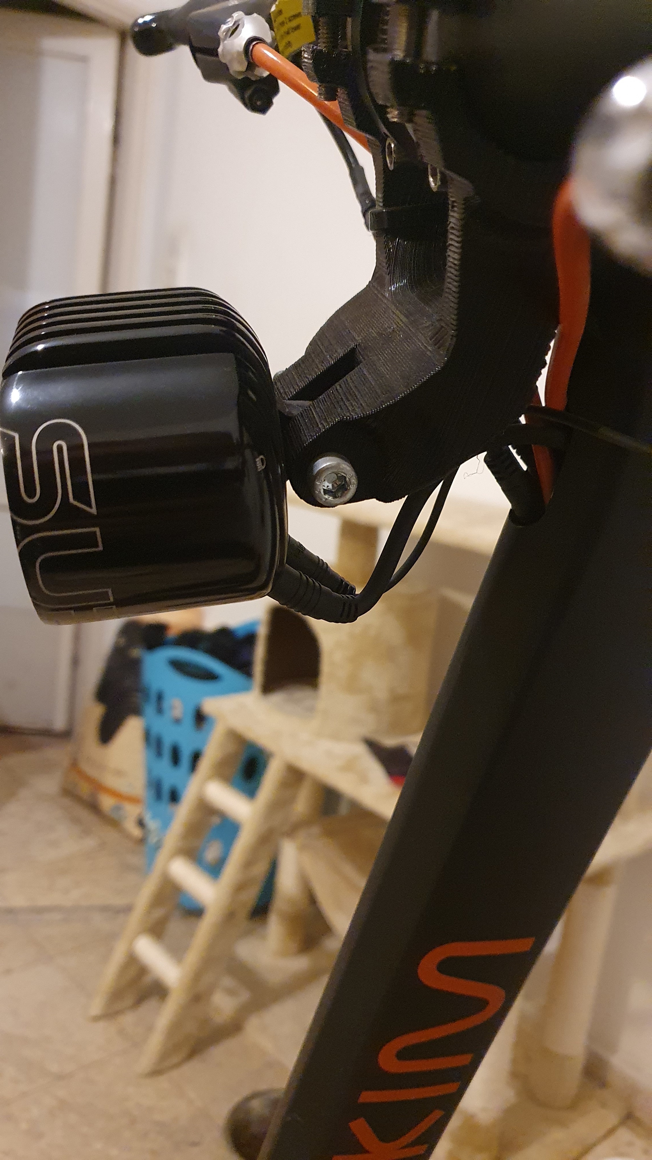 STL-Datei supernova m99 headlight handlebars mount 🔧・Modell für 3D ...