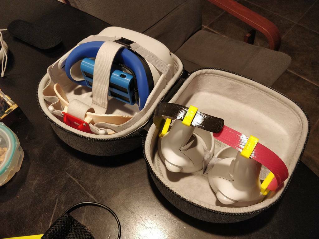 Free 3D file Oculus Quest 2 Lens cover with battery mount・3D printable ...