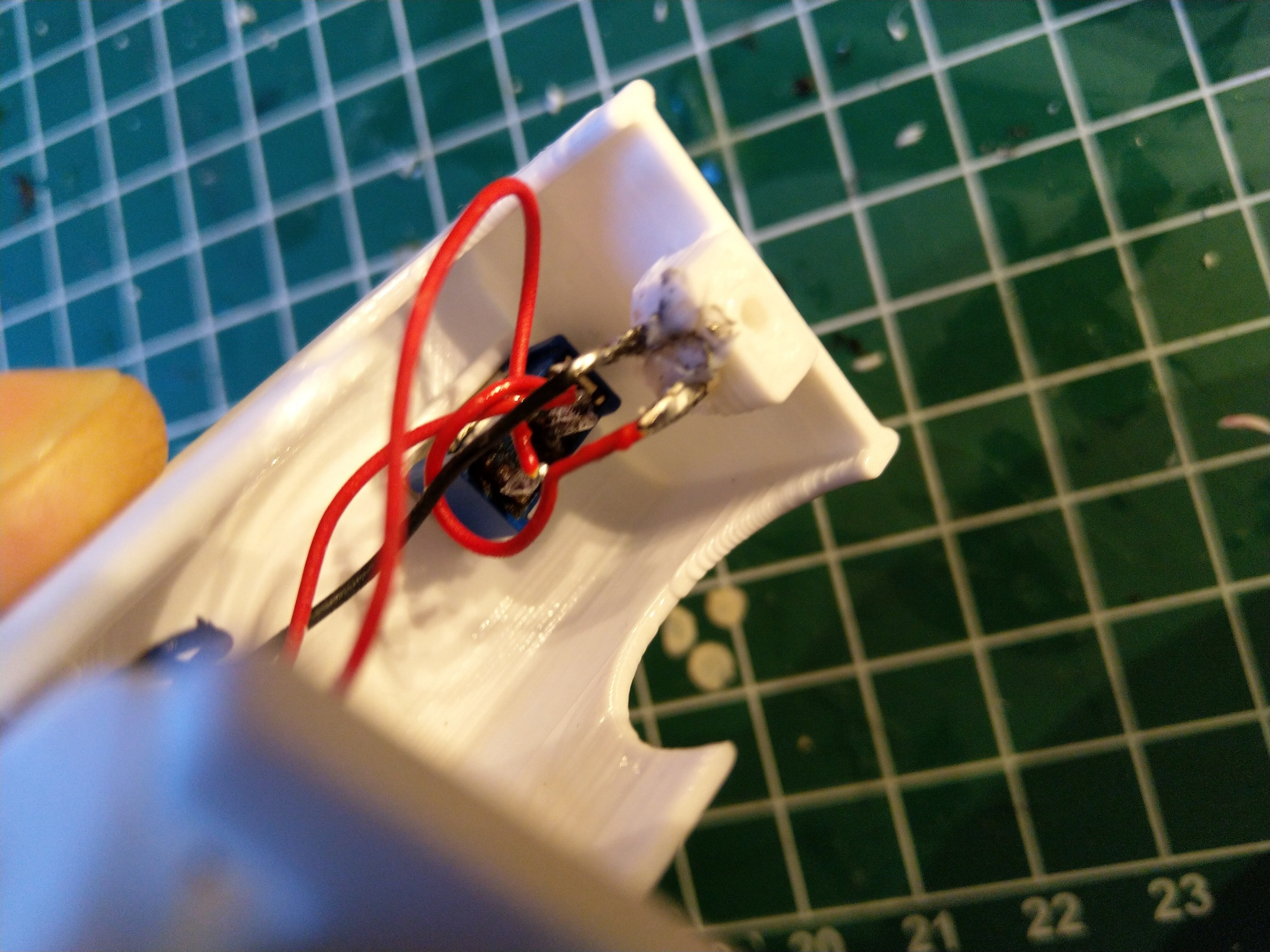 Free STL file Wooden Train Tracks USB Rechargeable Electric Engine 🪵 ...