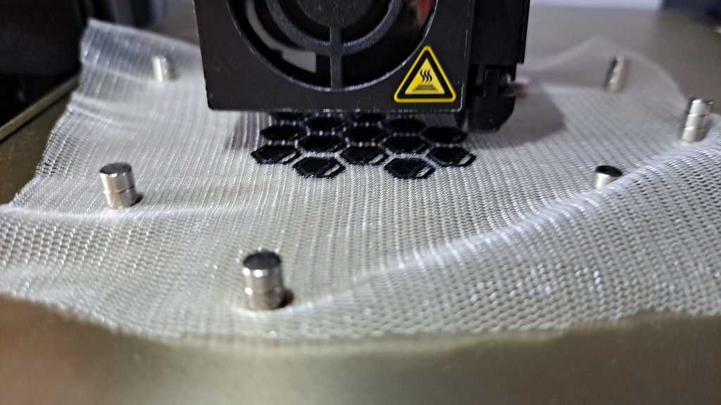 Free 3D file SpikeyMesh - 3D printing with embedded fabric mesh・3D ...