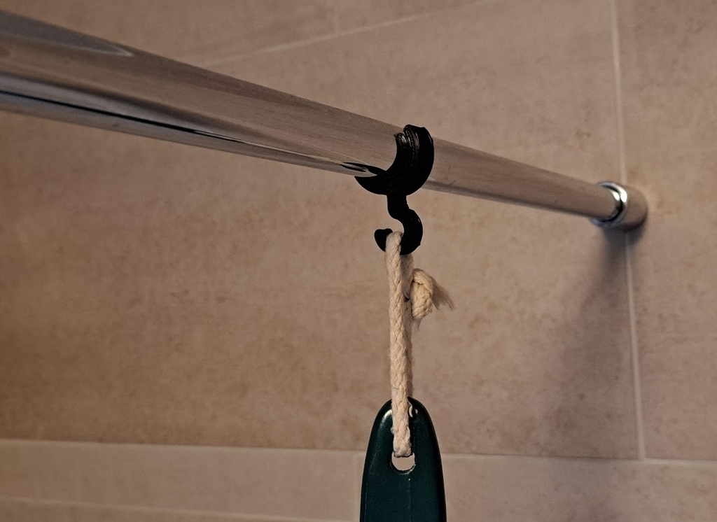 Free 3D file Clipon hook for a 19mm pipe 🪝・3D printing template to ...