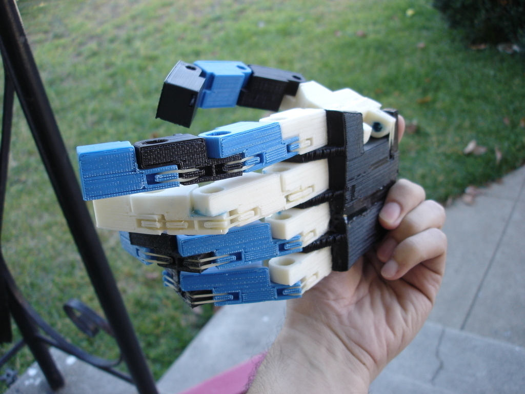 Fichier 3D gratuit Main robotique 🤖・Modèle à télécharger et à imprimer en 3D・Cults