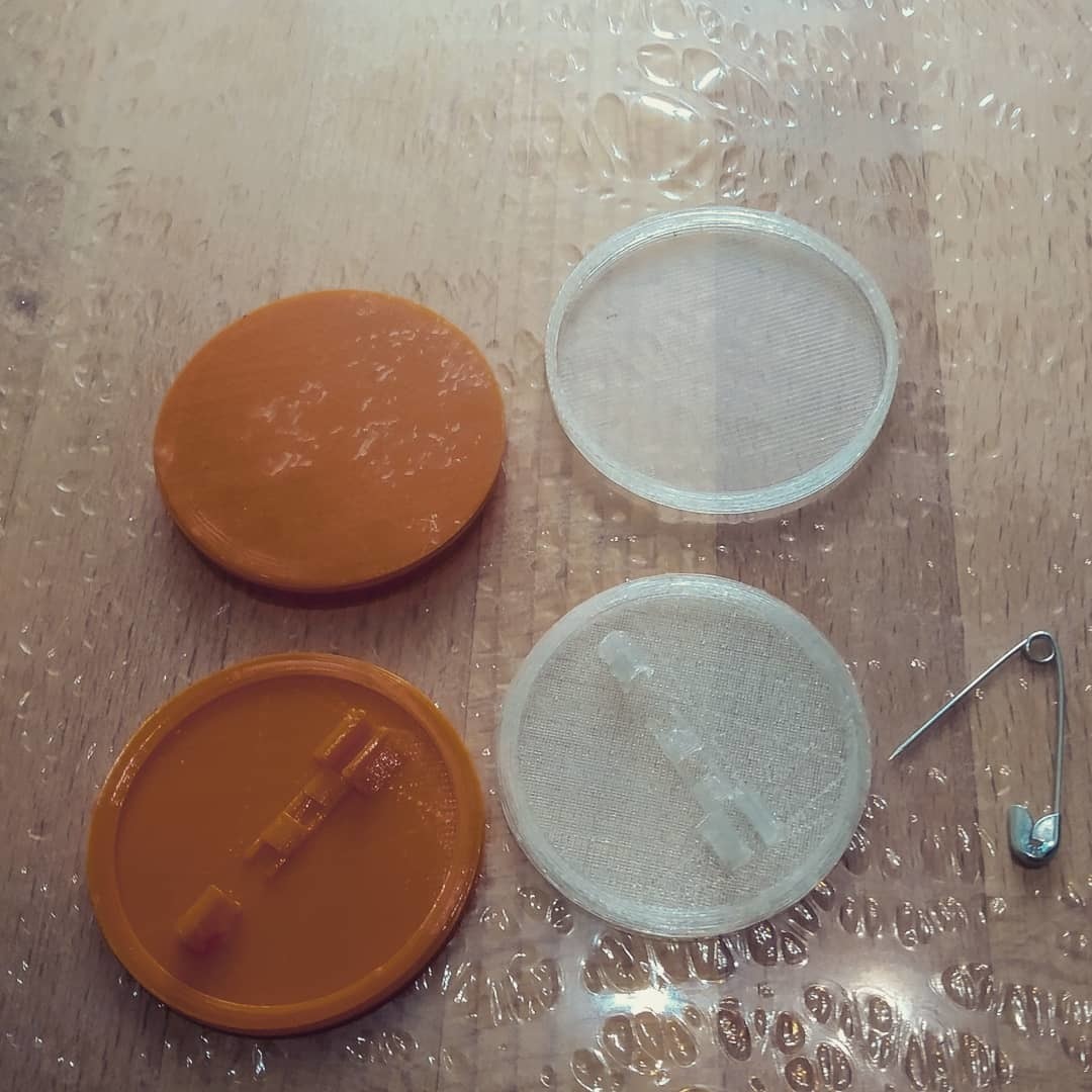 STL file Round badge with a color image. 📛・3D printing template to ...