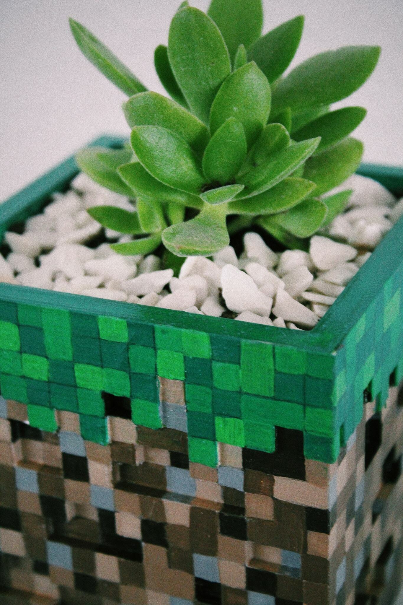 OBJ file Minecraft Cube Planter Pencil Stand・3D print object to ...