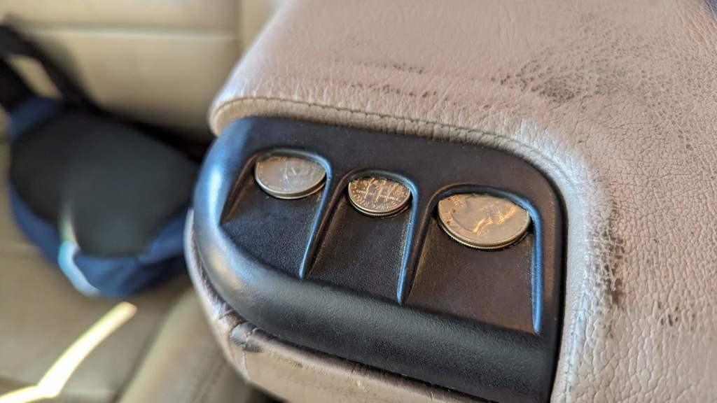 Free 3D file Ford Coin Holder Plugs 🚙・3D printing model to download・Cults