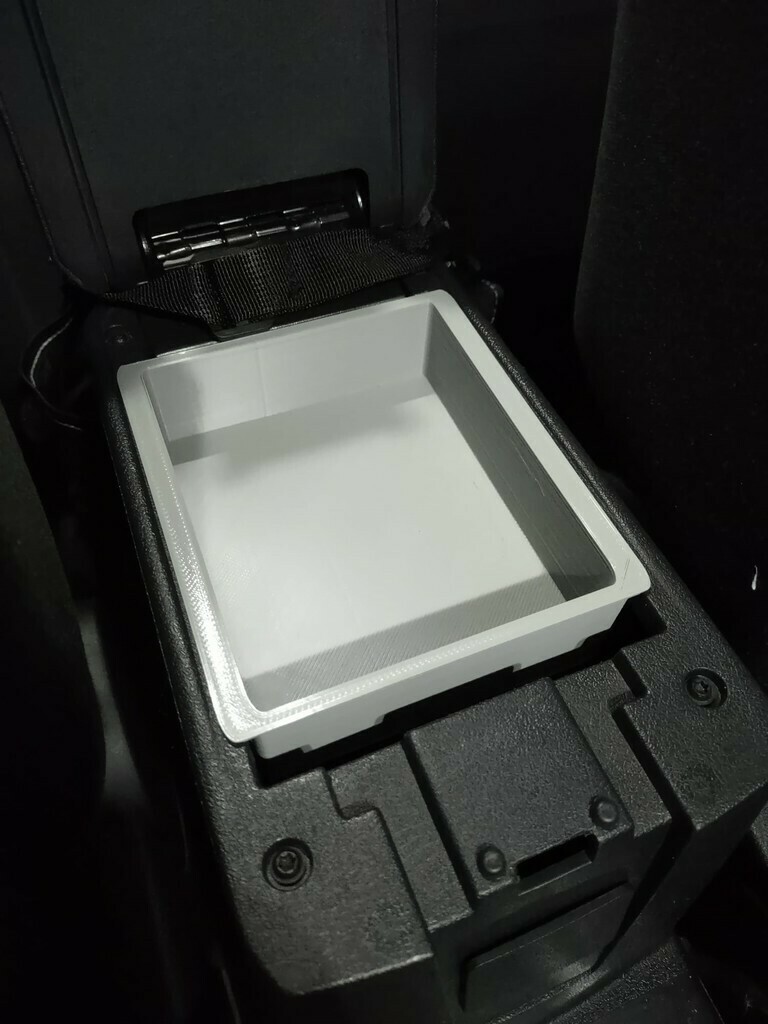 Free 3D file 2011-2016 Jeep Compass / Patriot Center Console Tray・3D ...