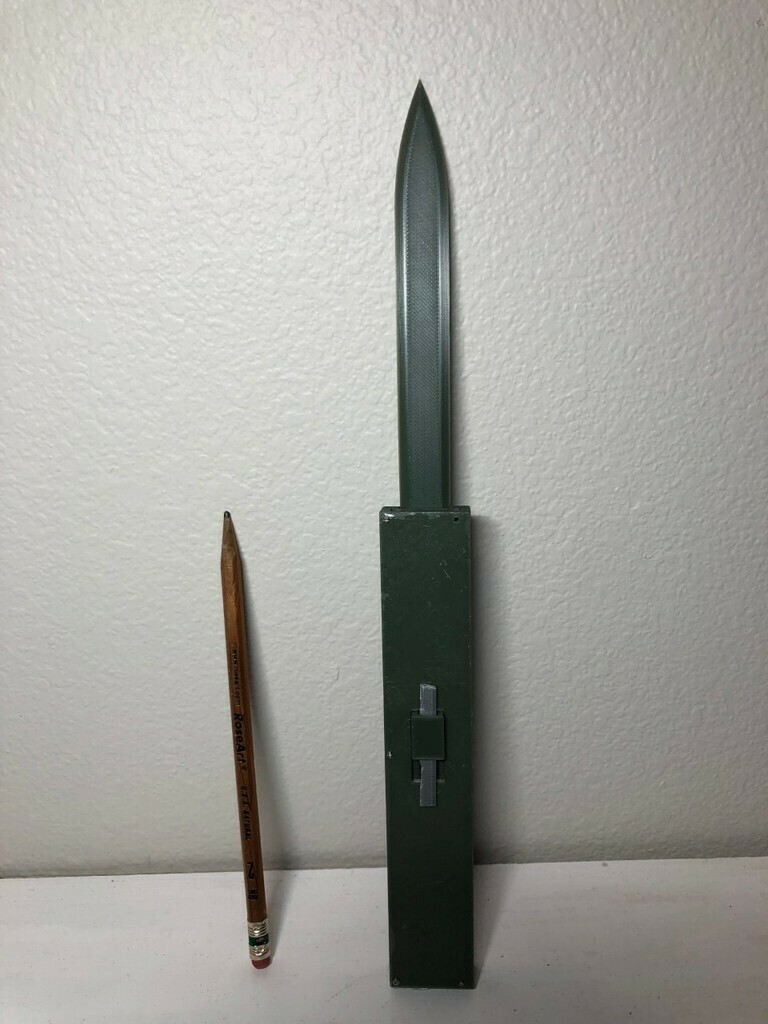 Free 3D file Longer OTF Switchblade Stiletto Knife 🔪・Model to download ...