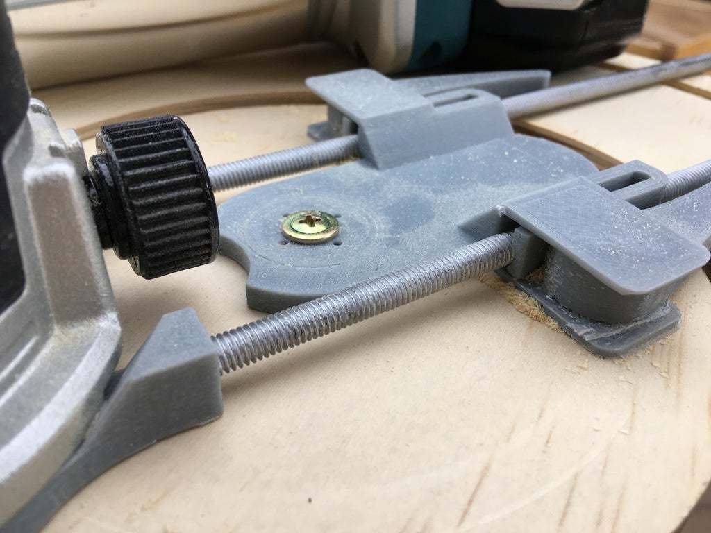 Free STL file Router circle jig (print in place, 30mm -> unlimited ...