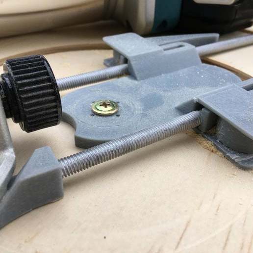 Download 3D print files Router circle jig (print in place, 30mm ...