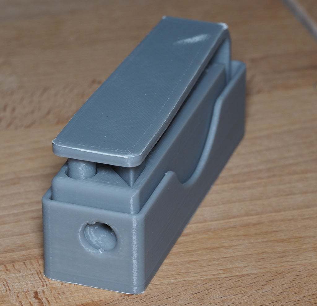 Free STL file Filament cutter with compartment - Fully printed (except ...