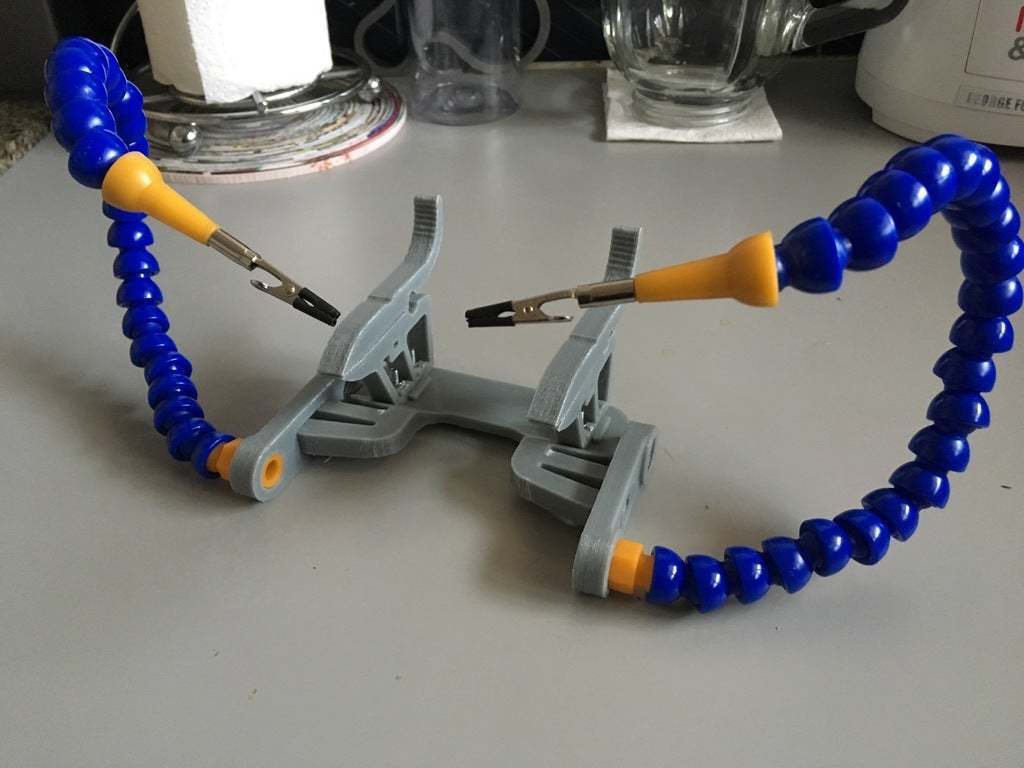 Free STL file A collapsible, many armed, Lötgnu - Third hand, soldering ...