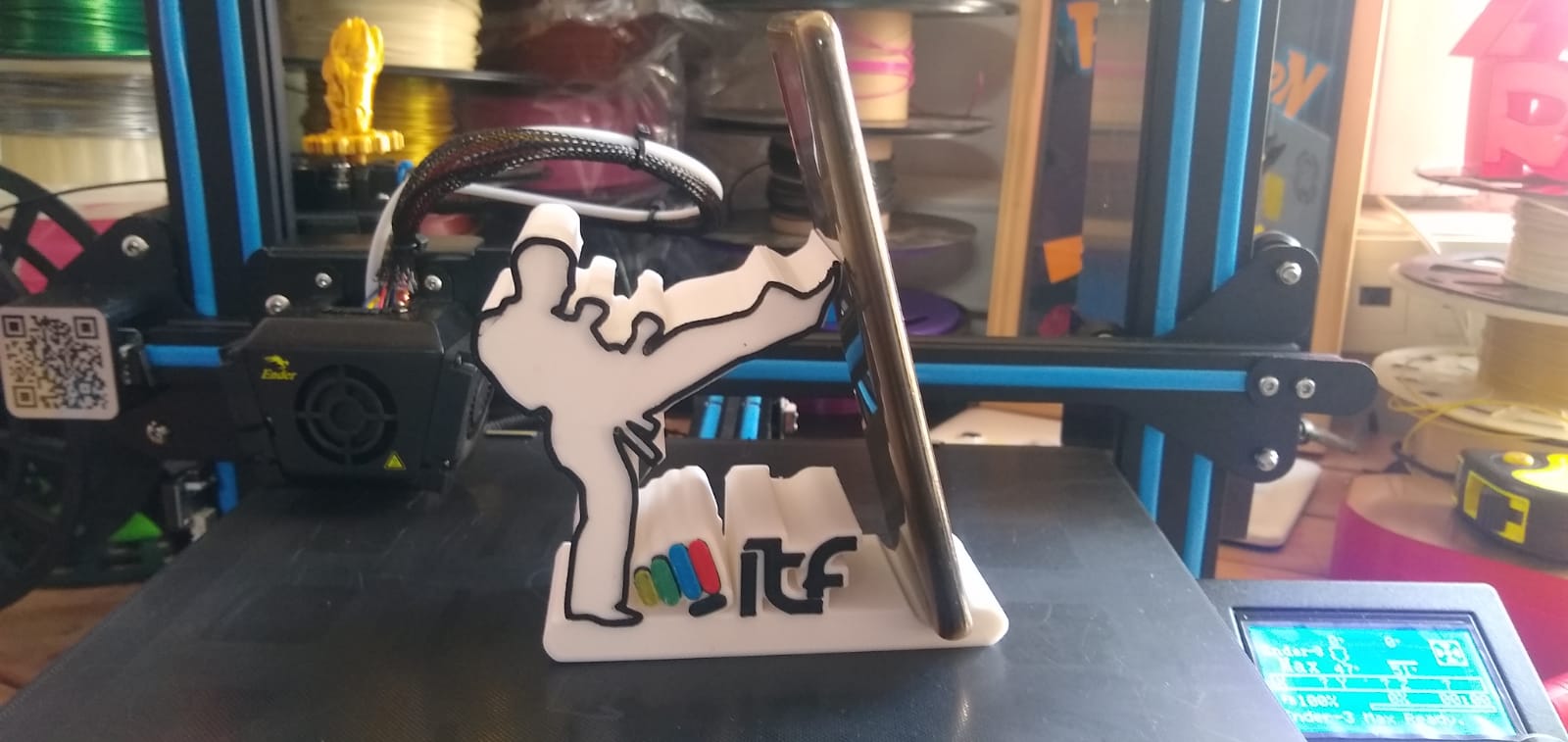STL file Cell Phone Support and Joystik Taekwondo ITF・3D printable ...