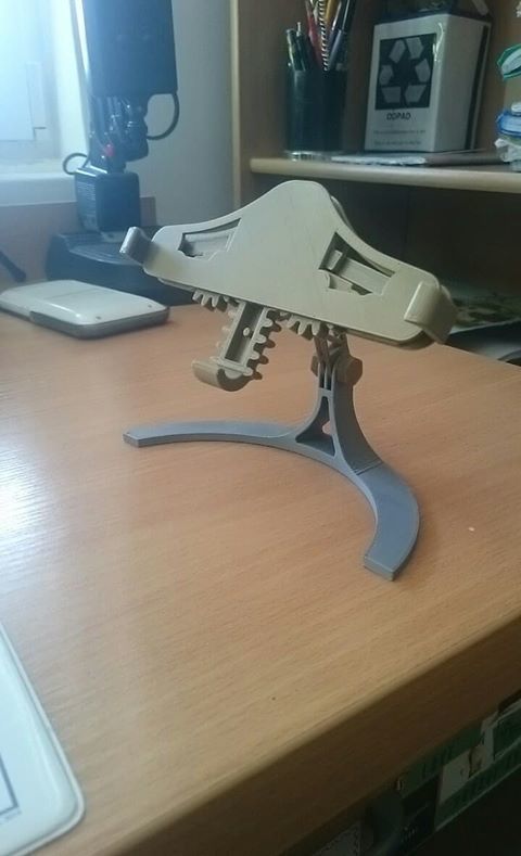 3D printer Mechanical Quick Grab/Release Phone Stand • made with prusa ...