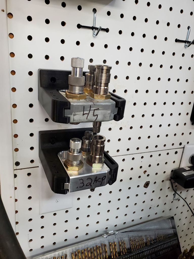 Free STL file Pegboard Mount for Dillon 550 Toolhead・3D print design to ...