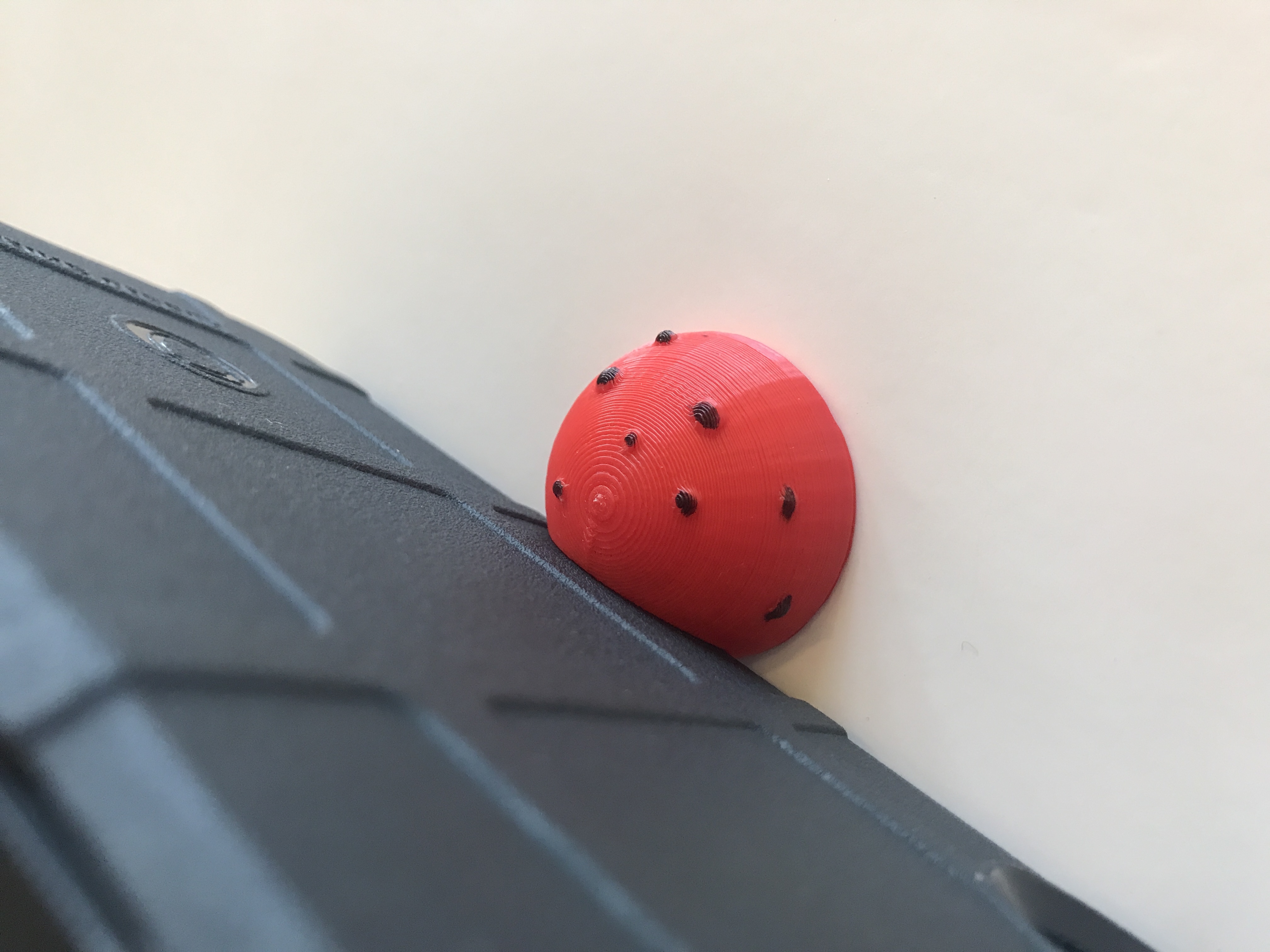STL file Ladybug Phone Stand 🐞・3D printer design to download・Cults