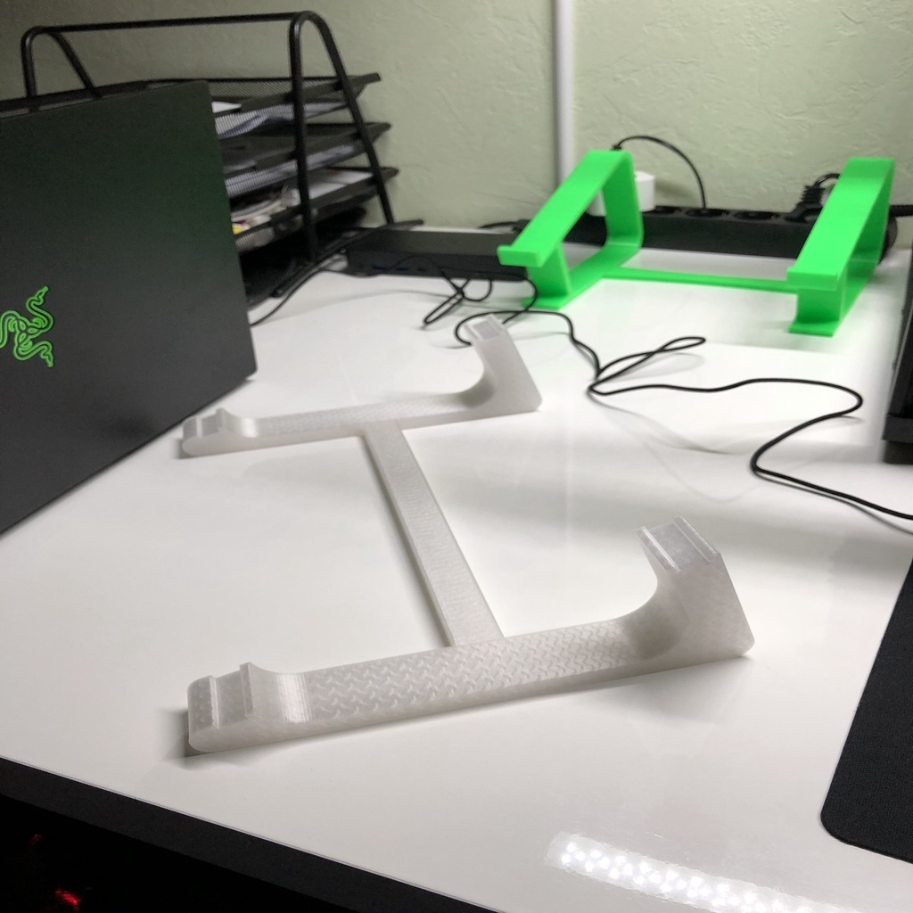Free 3D file Razer Blade 15 Stand・Object to download and to 3D print・Cults