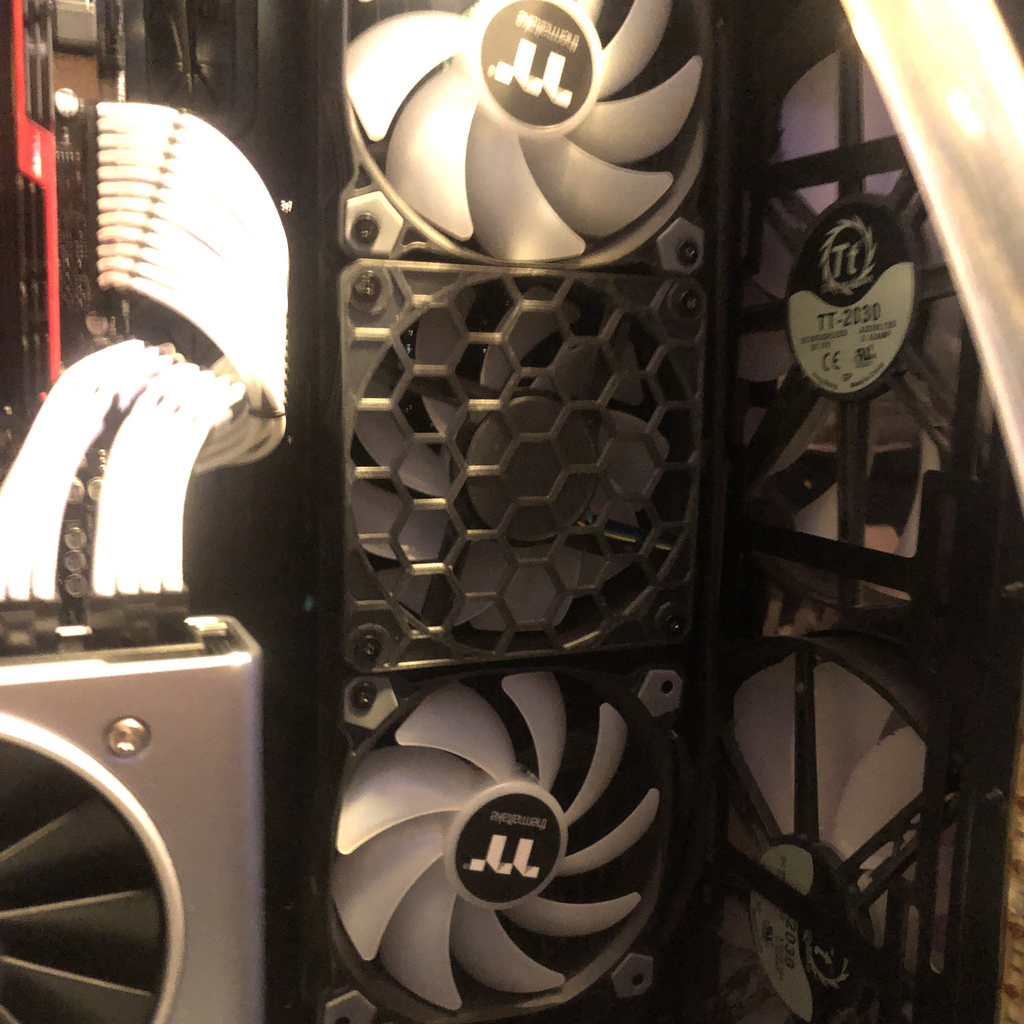 Free 3D file 120mm Hexagonal Fan Cover for Thermaltake Fans・Design to ...