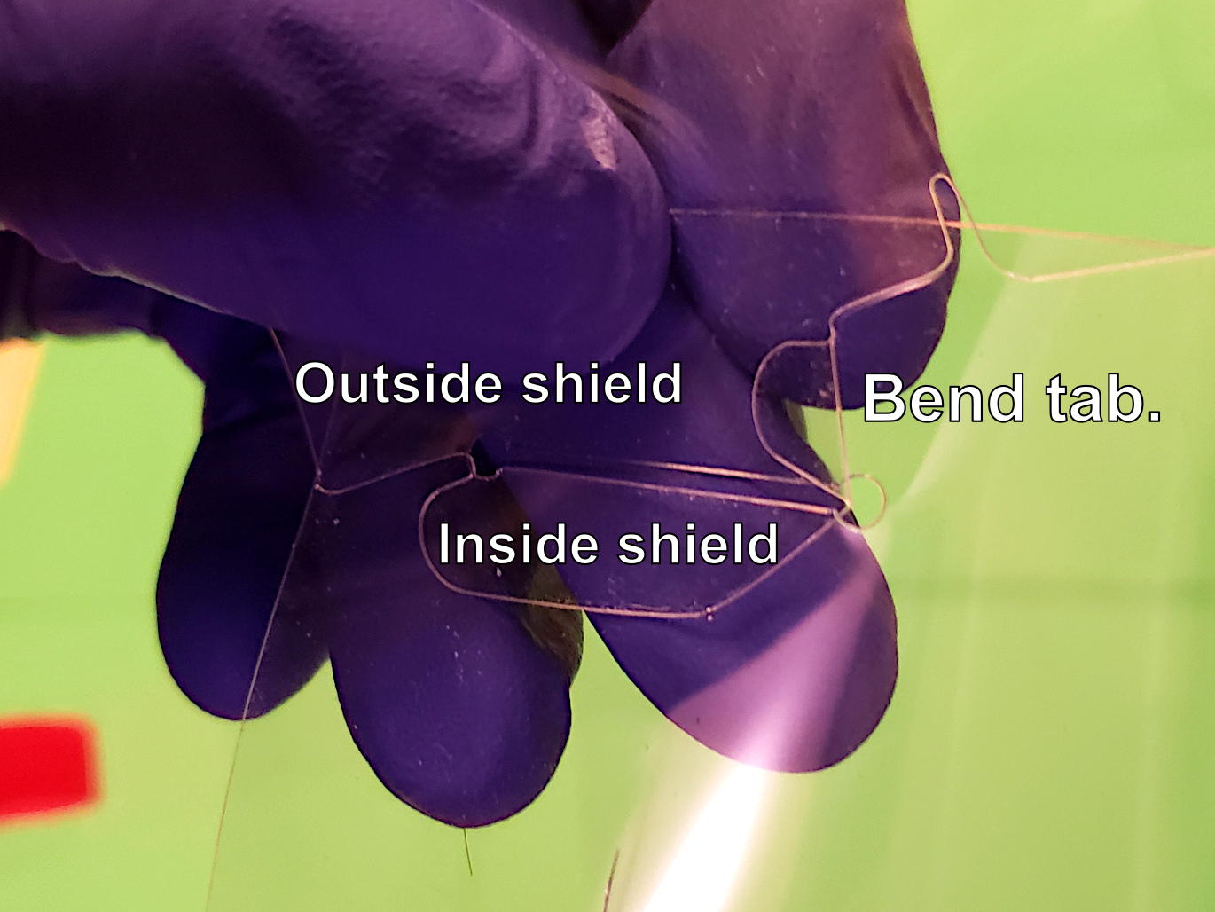 Archivo SVG gratis Face Shield DIY de Cricut - Utiliza tapas de carpeta ...