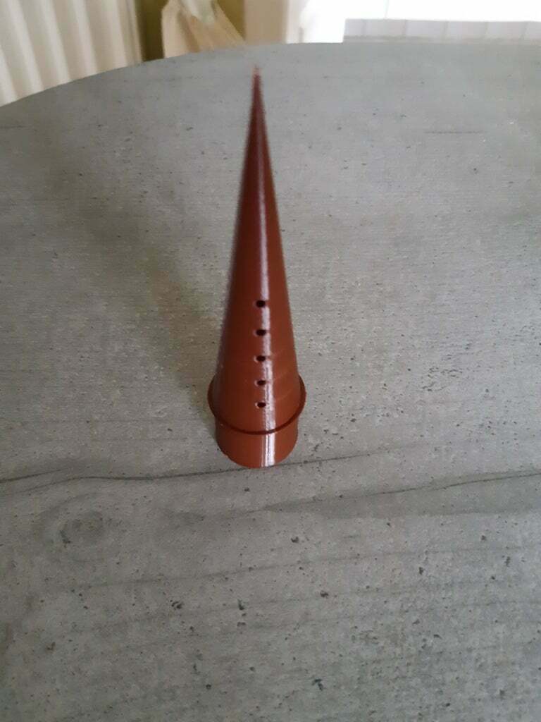 Free STL file watering spike / pointe arrosage bouteille evian・3D print ...