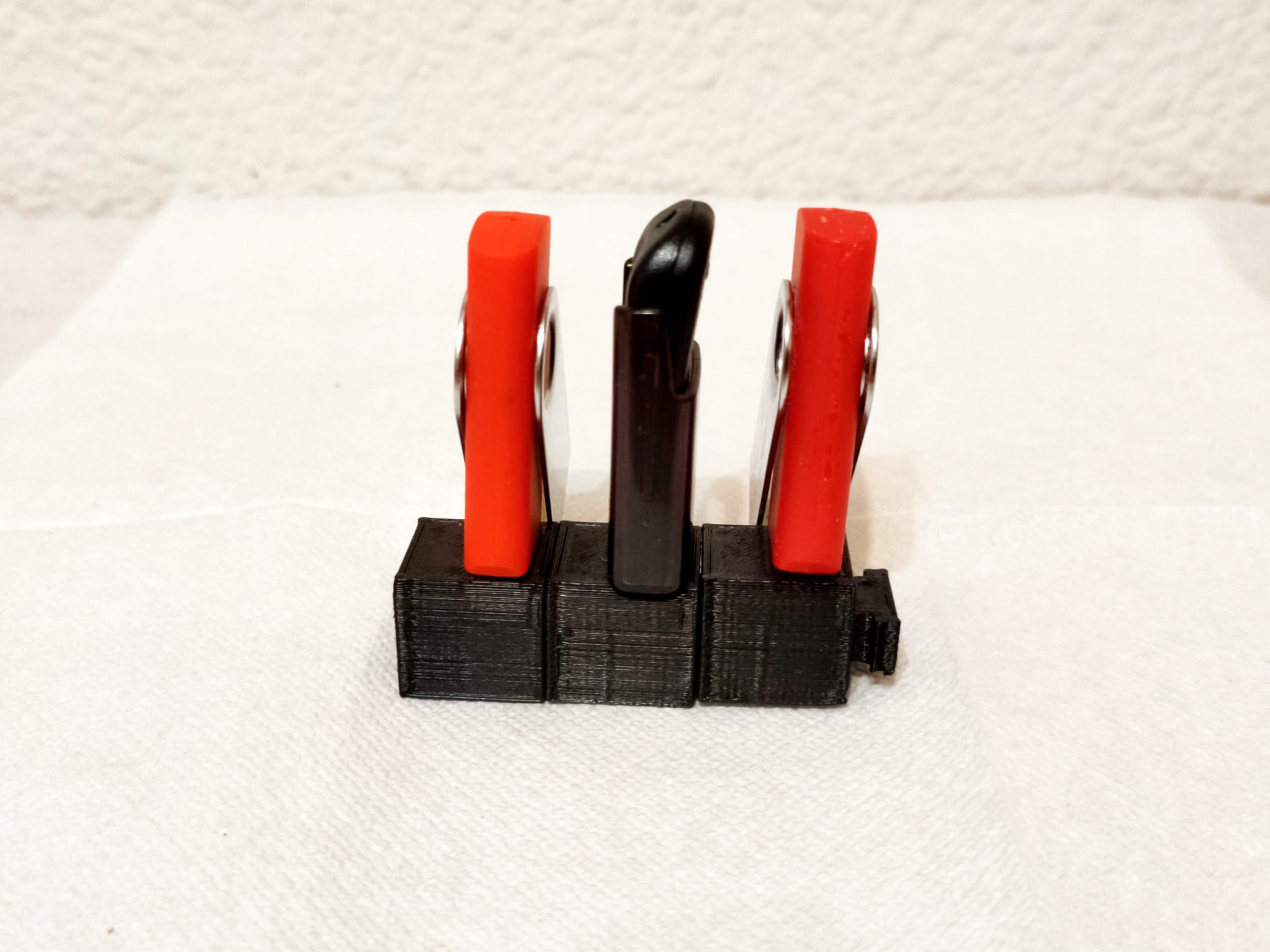 STL file USB holder- USB holder・3D printable model to download・Cults